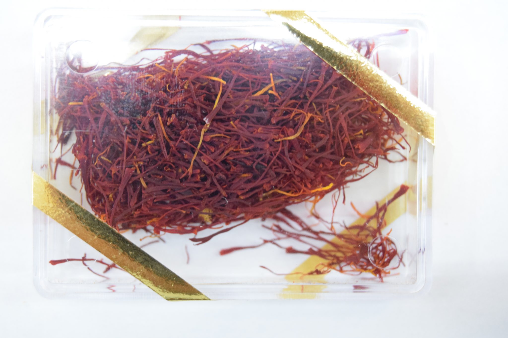 Hebras De Azafran _ Beneficios del té de azafrán y cómo prepararlo ...